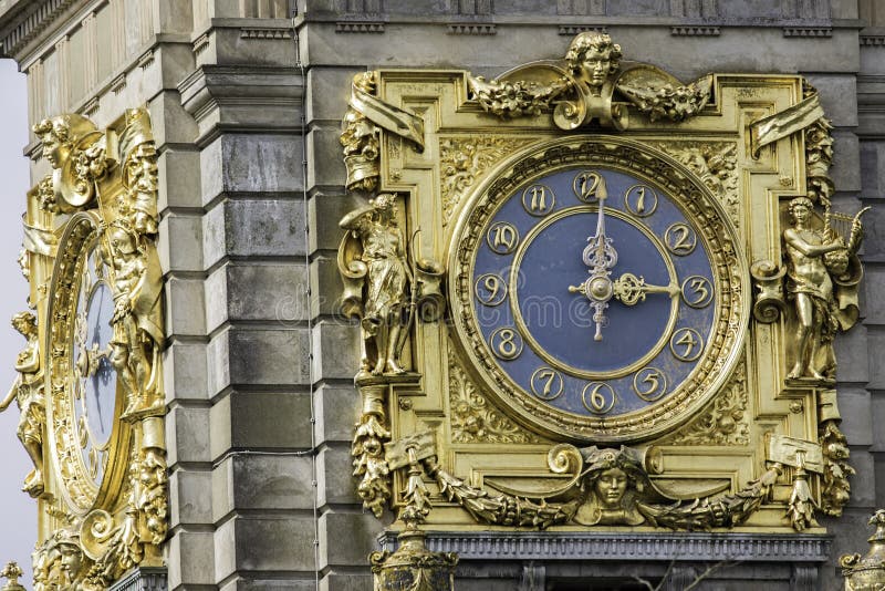 Clock at 3pm stock image. Image of minutes, nature, roman - 37367233