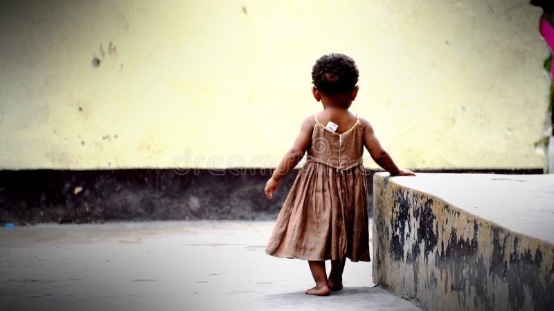 Orphelin africain image éditorial. Image du silhouette - 44957710