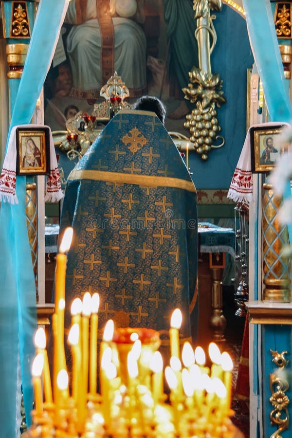 Orthodox priest editorial photo. Image of liturgy, blessing - 72474111