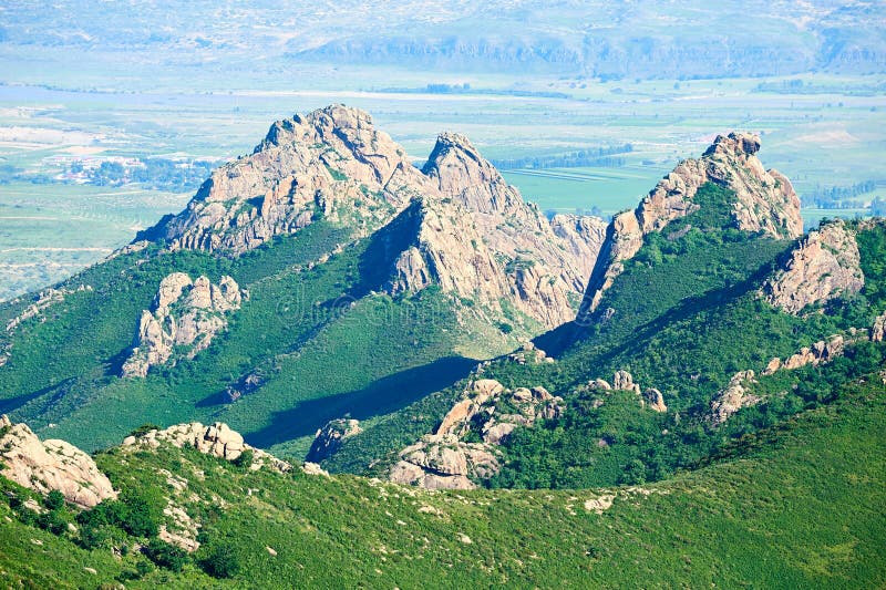 Os picos imagem de stock. Imagem de bandeira, foto, paisagem - 79825293