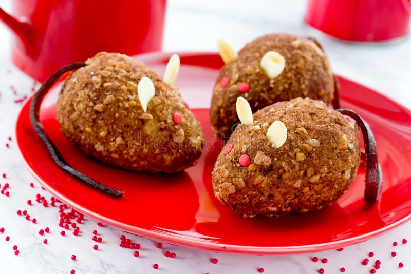 Os Ratos Do Chocolate Endurecem Para Dia Das Bruxas Foto de Stock ...