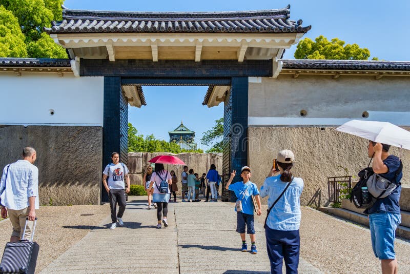 Tourists Entering To Osaka Castle through Otemon Gate Editorial ...