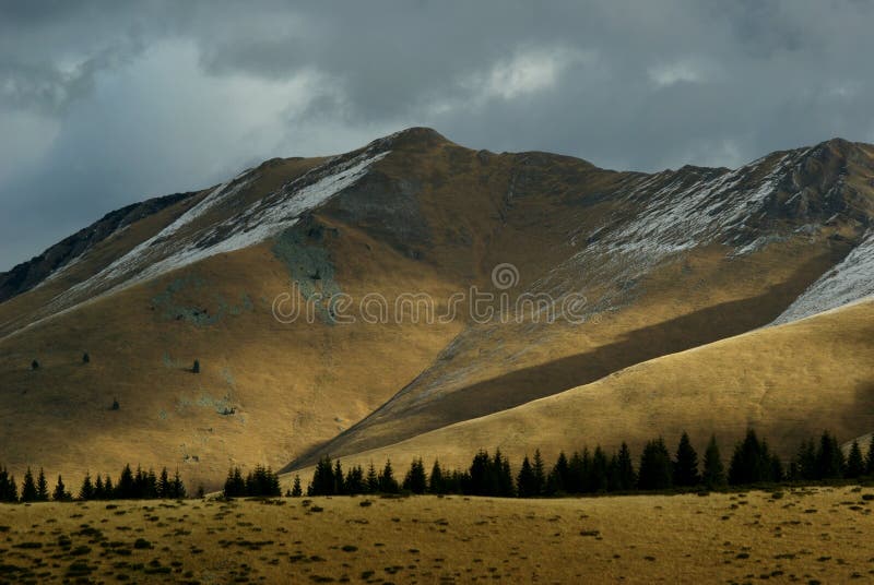 Oslea sunset stock image. Image of valcan, oslea, autumn - 25143033