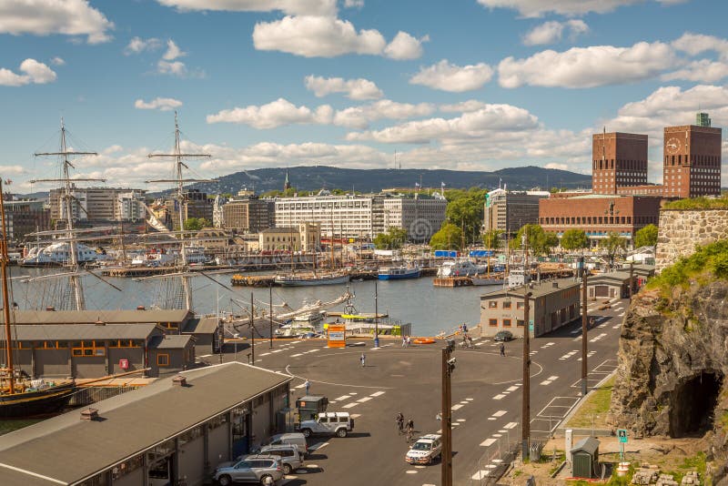 Oslo Harbour editorial stock photo. Image of operahouse - 89793598