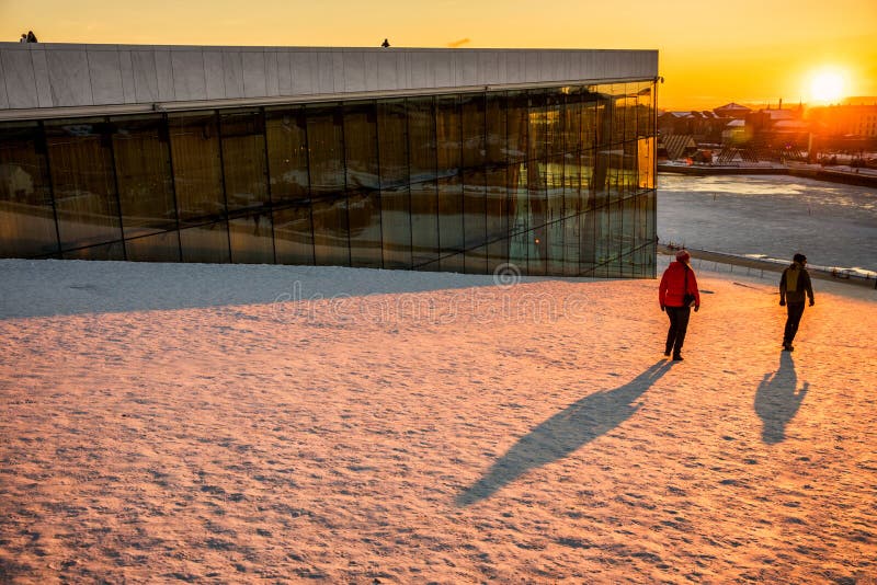 Oslo operahus redaktionell arkivbild. Bild av norrväg - 153338452