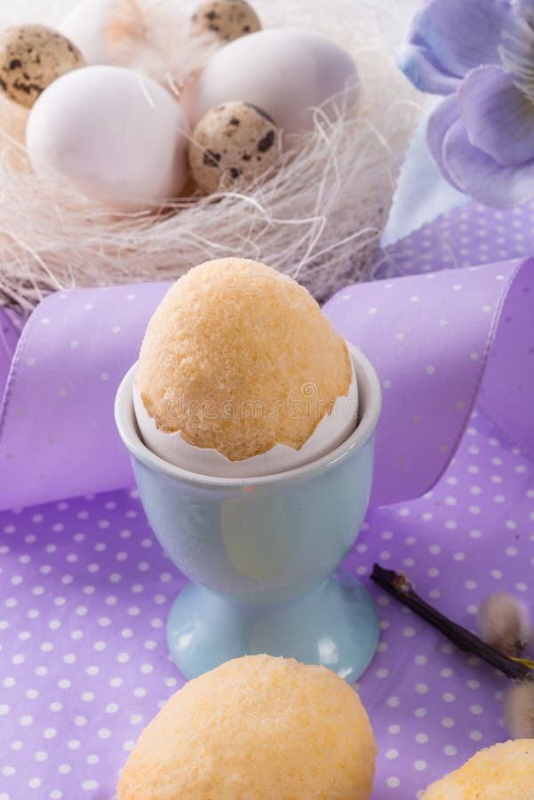 Oster Cake in the Chicken Egg Stock Image - Image of happy, gourmet ...