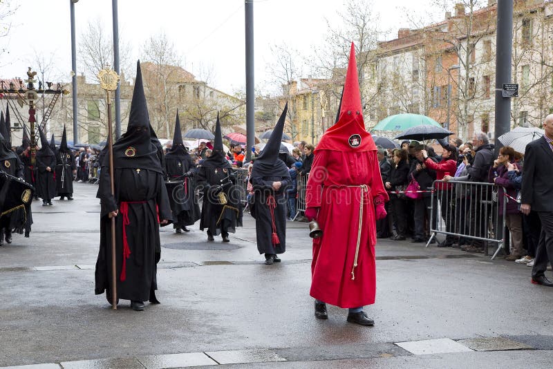 Ostern-Prozession in Perpignan Redaktionelles Bild - Bild von parade ...