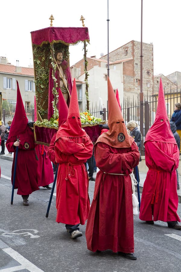 Ostern-Prozession in Perpignan Redaktionelles Bild - Bild von parade ...