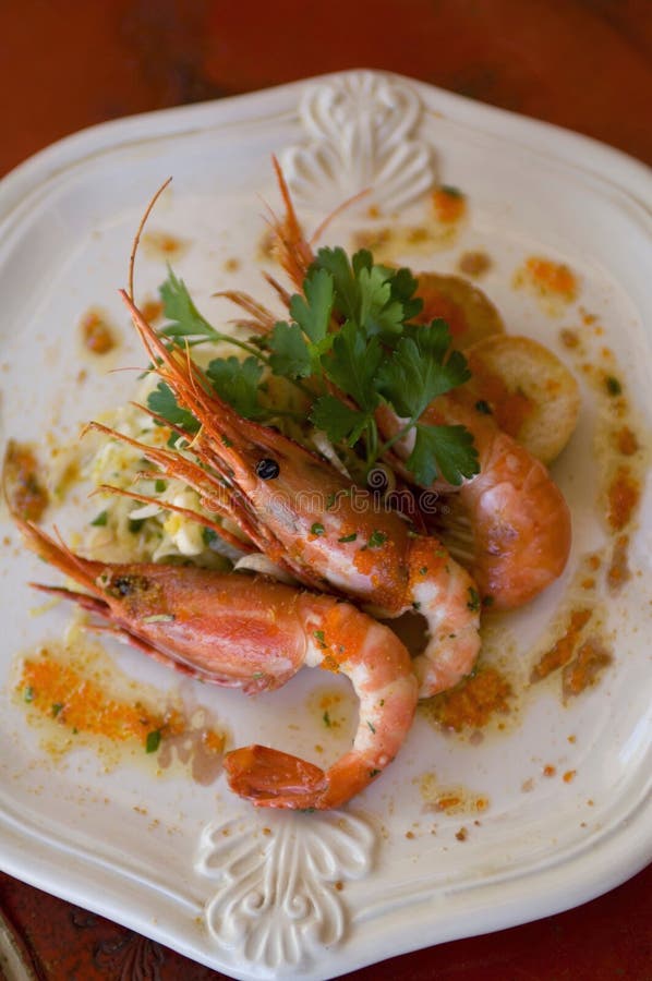 Ostras con la cal. imagen de archivo. Imagen de plato - 7401853