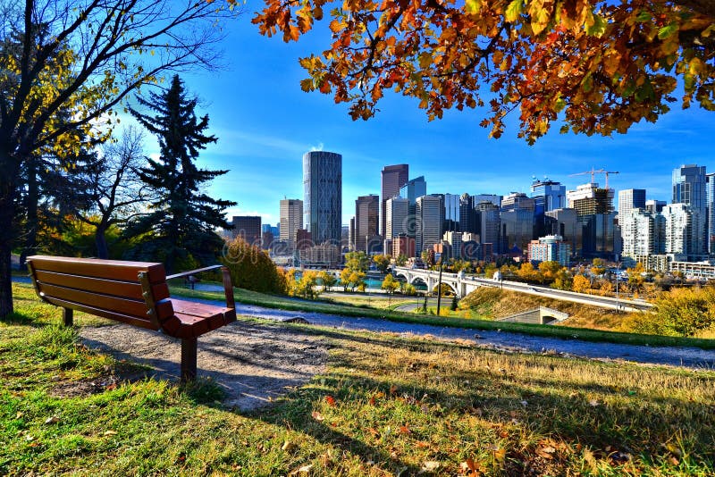 Otoño en Calgary, Canadá imagen de archivo. Imagen de arqueamiento ...