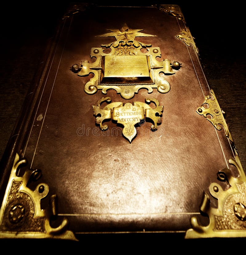 Oud boek stock afbeelding. Image of deco, grondwet, bijbel - 8238857