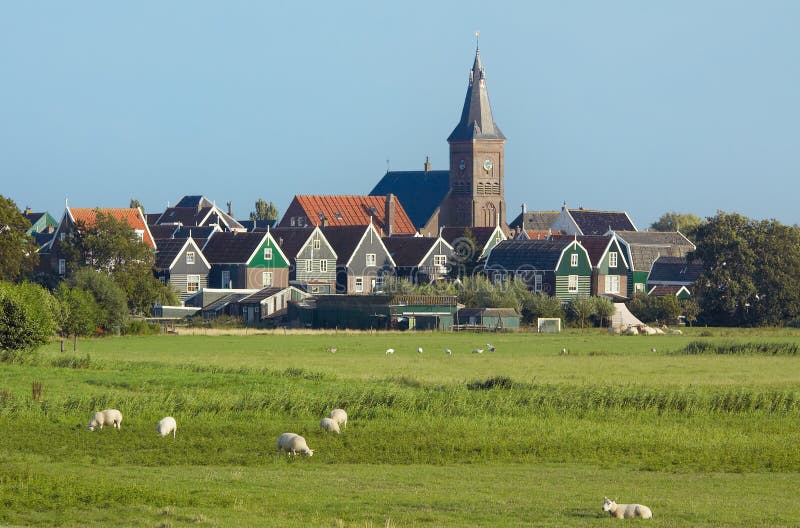 Kleine Kerk in Een Klein Dorp Genoemd Wierum Stock Afbeelding - Image ...
