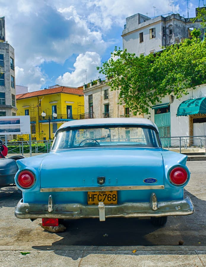 Oud Ford Car (Cuba) redactionele stock afbeelding. Image of amerika ...