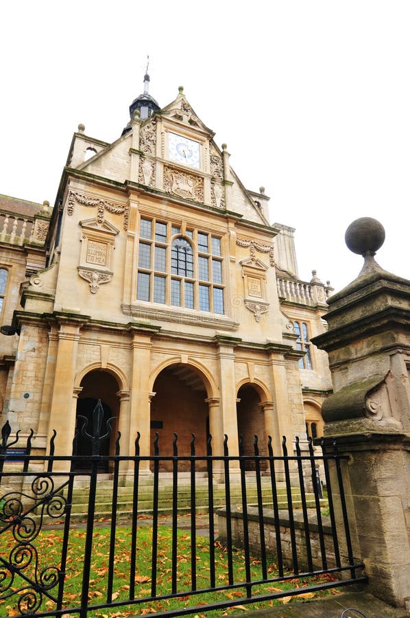 Oud huis stock afbeelding. Image of ingang, retro, huis - 23813511