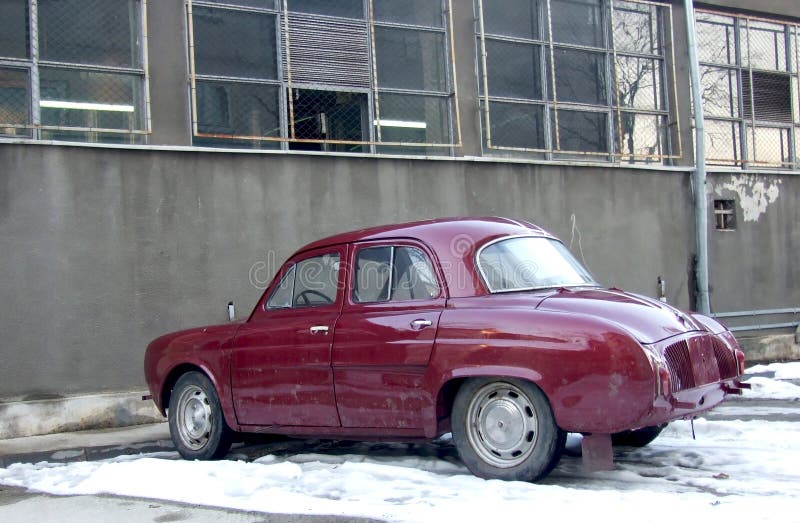Oud Renault stock foto. Image of mening, beeldspraak - 28378264