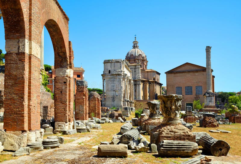 Oud Centrum Van Het Antieke Forum Romanum Van Rome Mooie Oude Vensters ...