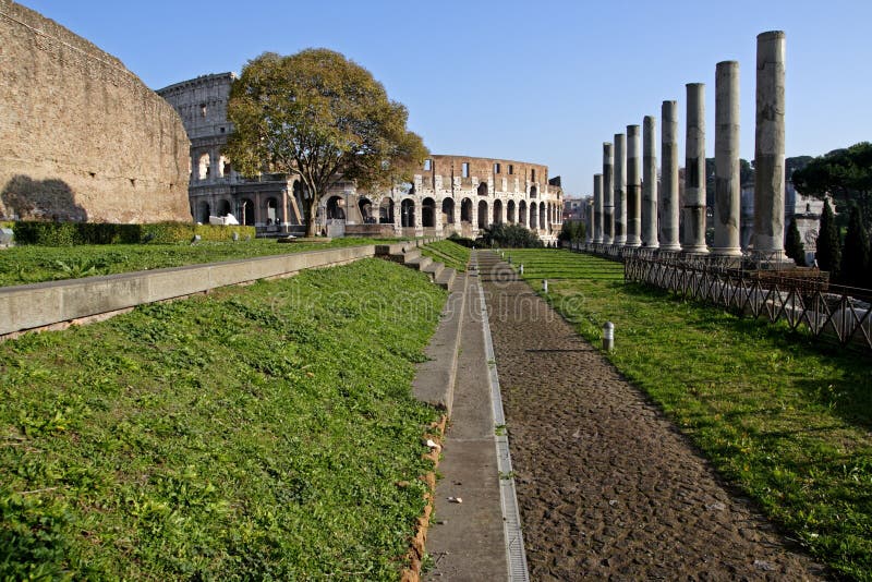 Oud Rome stock foto. Image of baksteen, geschiedenis, monument - 7975596