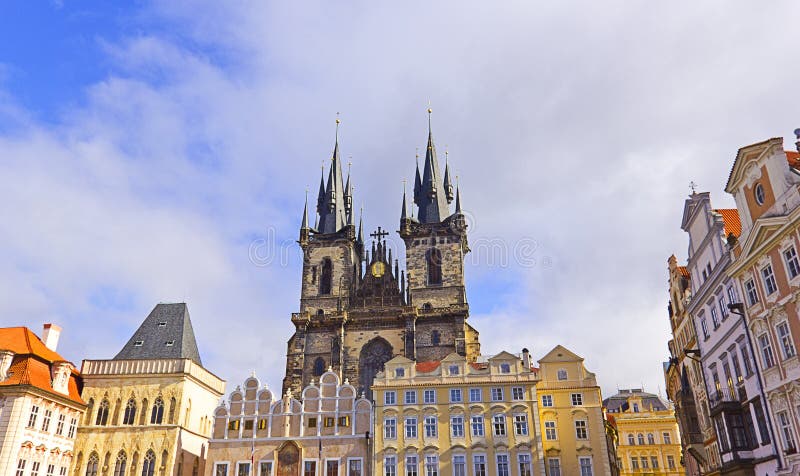Oud Stadsvierkant in Praag stock foto. Image of kruis - 30821366