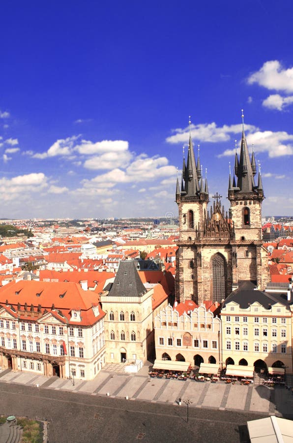 Oud Stadsvierkant, Tyn-Kerk, Praag Stock Afbeelding - Image of mening ...