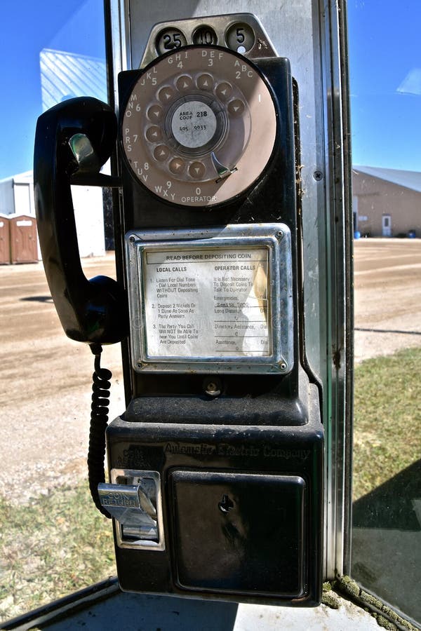 Oud Telefoonion Een Telefooncel Redactionele Stock Afbeelding - Image ...