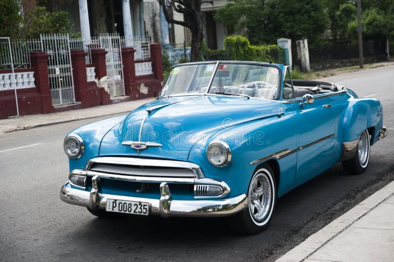 Oude Amerikaanse auto redactionele foto. Image of verenigd - 103313206