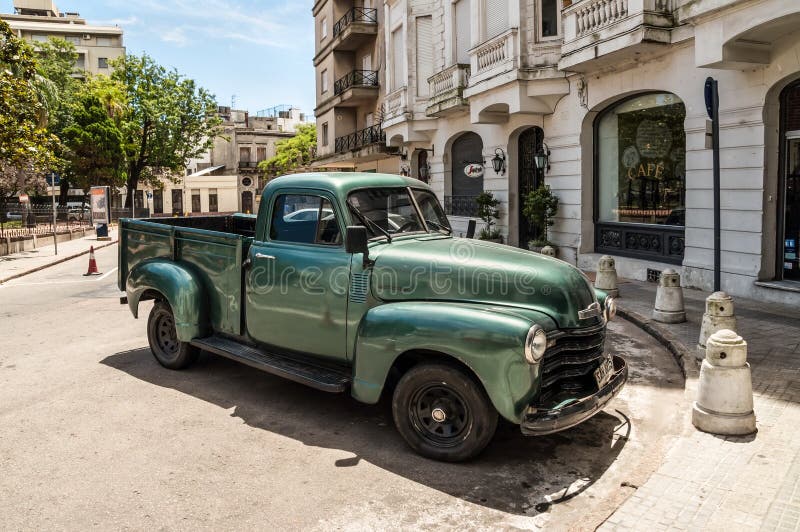 Oude Amerikaanse Auto Op Straat Redactionele Fotografie - Image of ...