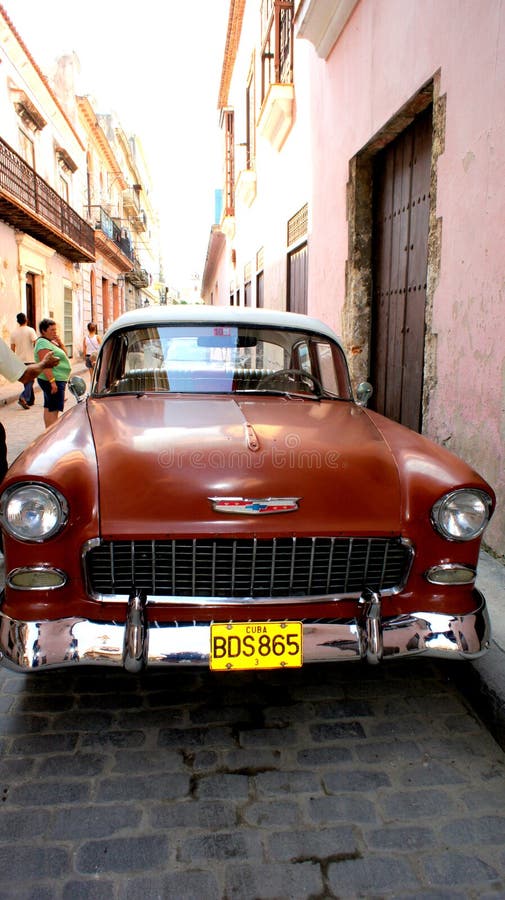 Oude Amerikaanse Auto. Rode Chevrolet. Redactionele Stock Afbeelding ...