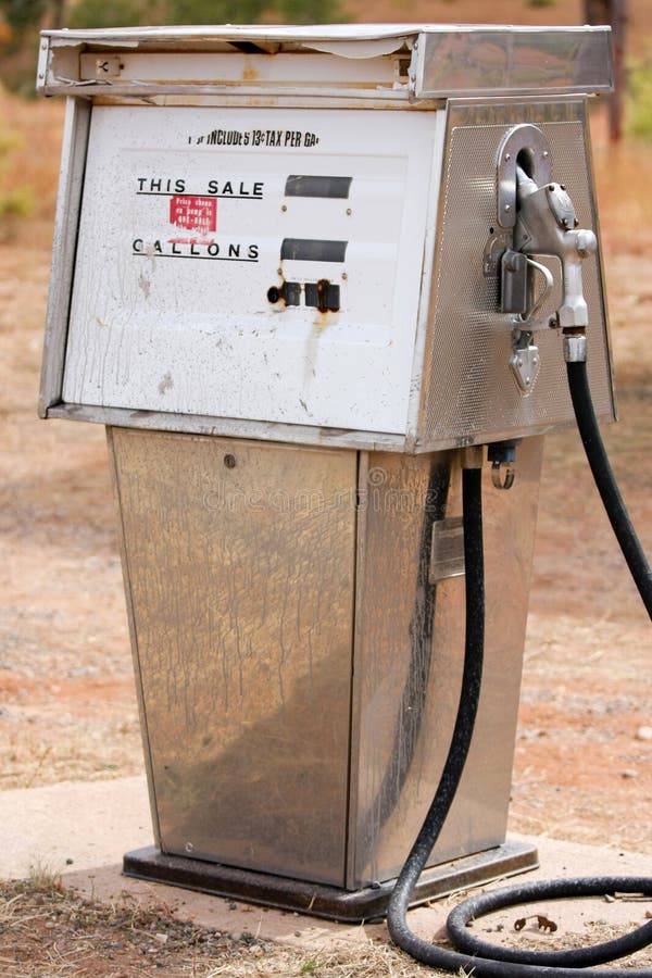 Oude benzinepomp stock afbeelding. Image of textuur, begrip - 18985273