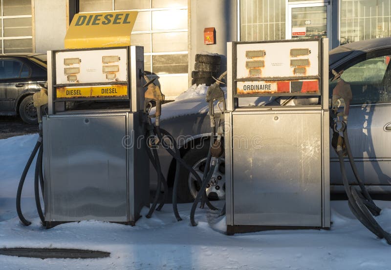 Oude benzinepomp stock afbeelding. Image of benzine, vroeger - 37985995