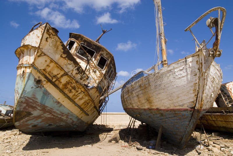 Oude Boten stock foto. Image of roestig, corrosie, onbruikbaar - 3149720