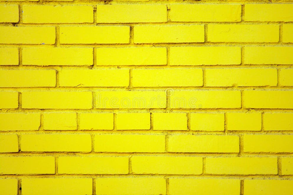 Oude gele bakstenen muur stock afbeelding. Image of stad - 5100389