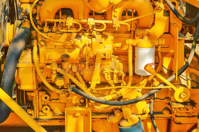 Oude Gele Dieselmotordetails Stock Afbeelding - Image of automobiel ...