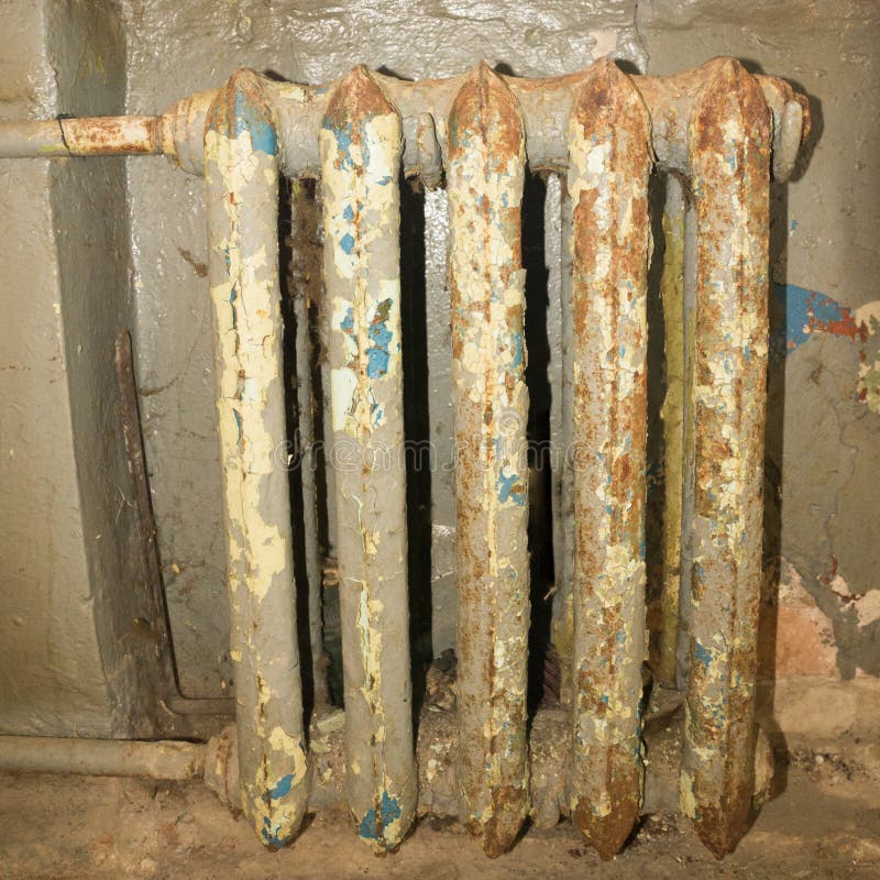 Het Oude Radiator Verwarmen Stock Foto - Afbeelding bestaande uit staal ...