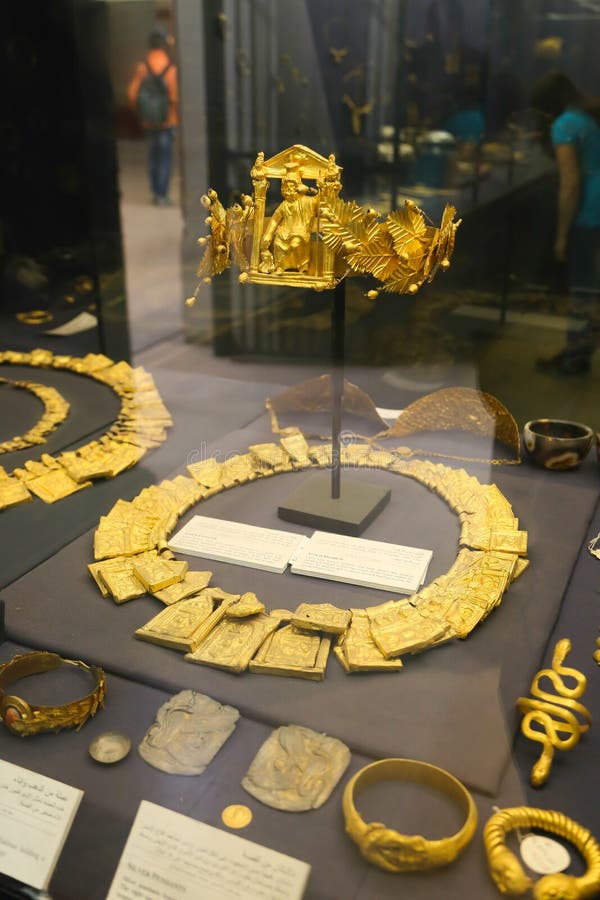 Egyptisch museum redactionele afbeelding. Image of kaïro - 117682390