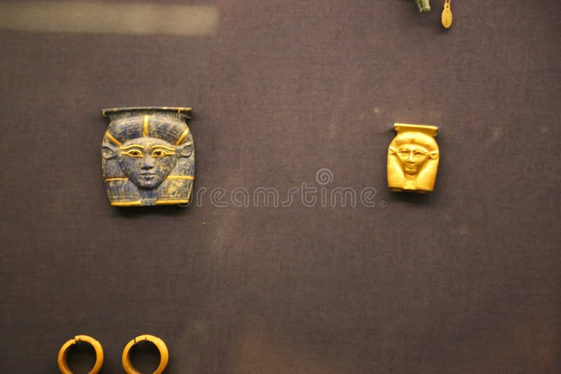 Oude Gouden Stukken Van De Schat Van KoningsTutankhamon - Egyptisch ...