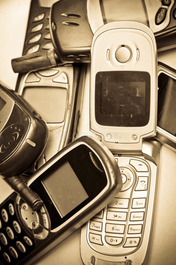 Oude GSM telefoon stock foto. Image of digitaal, gevormd - 23268122