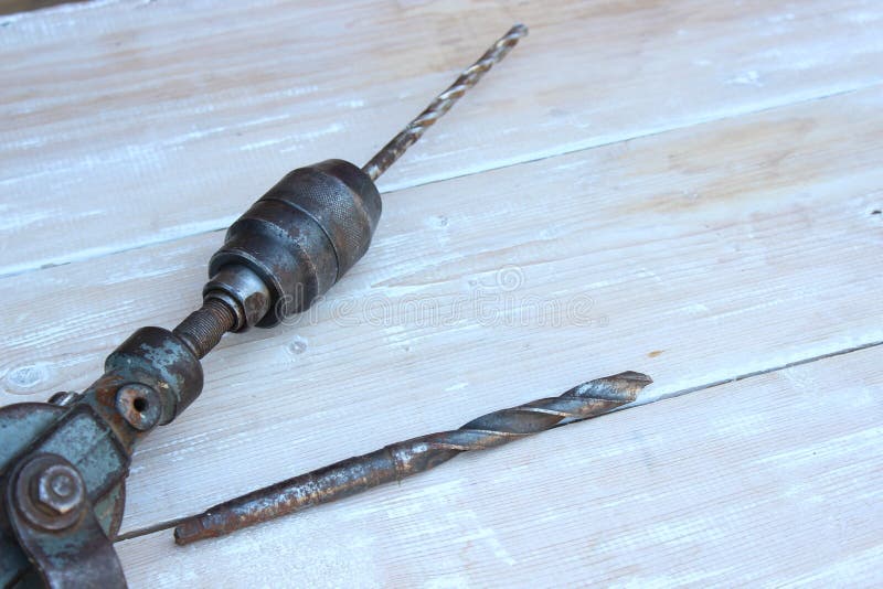 Oude handboor stock afbeelding. Image of hand, hulpmiddel - 119679491