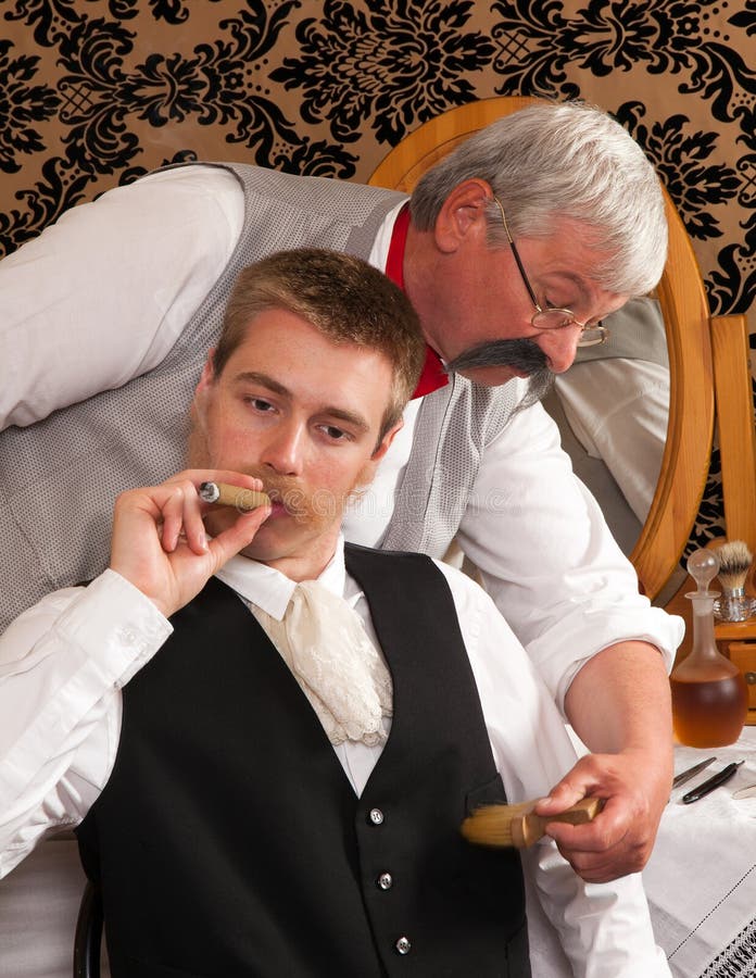 Oude kapper en klant stock afbeelding. Image of archaïsch - 21798985