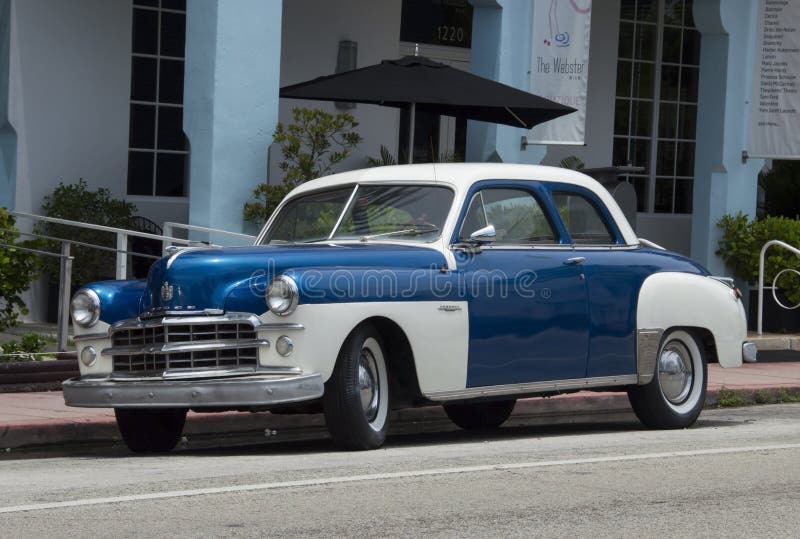 Oude klassieke auto redactionele foto. Image of retro - 32800036