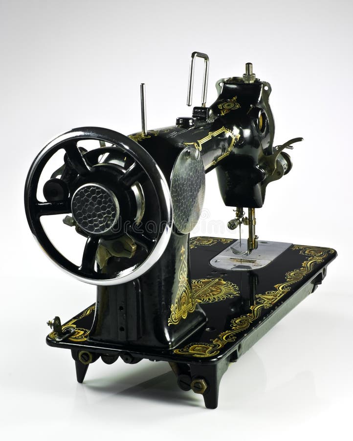 Oude naaimachine stock afbeelding. Image of antiquiteit - 18496017