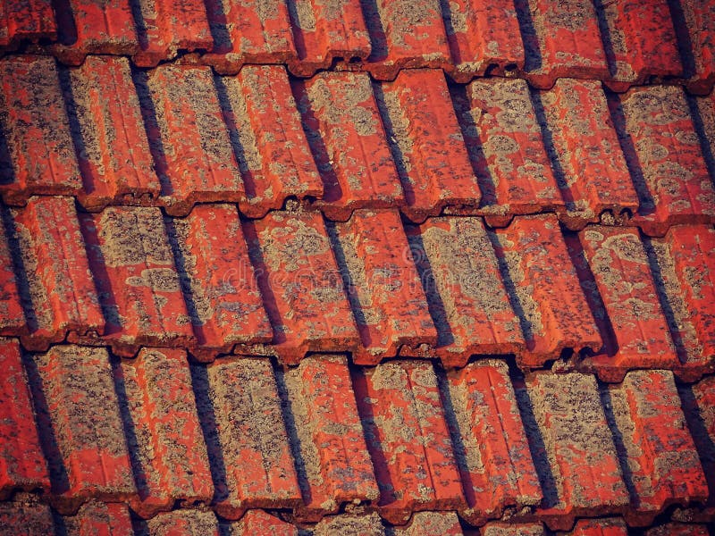 Oude Rode Tegels Op Een Huisdak Stock Foto - Image of buitenkant ...