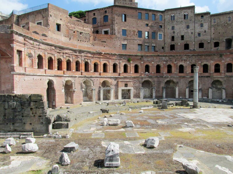 Oude Gebouwen Op Het Forum Van Rome Stock Foto - Afbeelding bestaande ...
