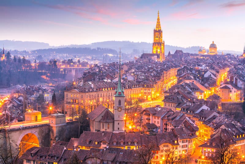 Oude Stad Van Bern, Hoofdstad Van Zwitserland Stock Afbeelding - Image ...
