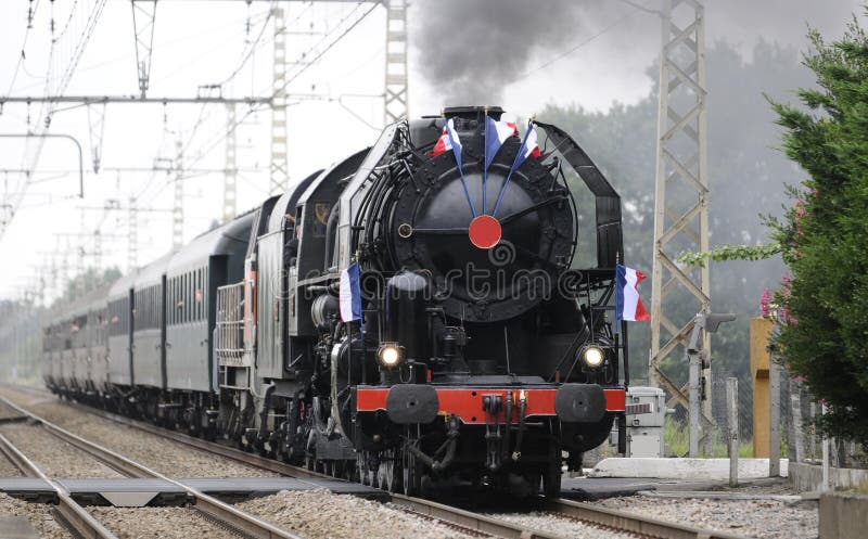 Oude stoomtrein stock afbeelding. Image of locomotief - 10787325