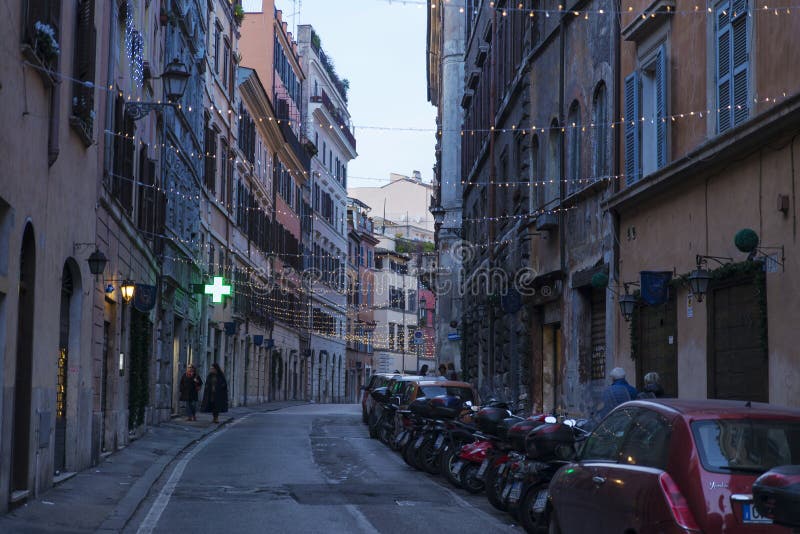 Oude straat van Rome redactionele stock foto. Image of italiaans - 87856578