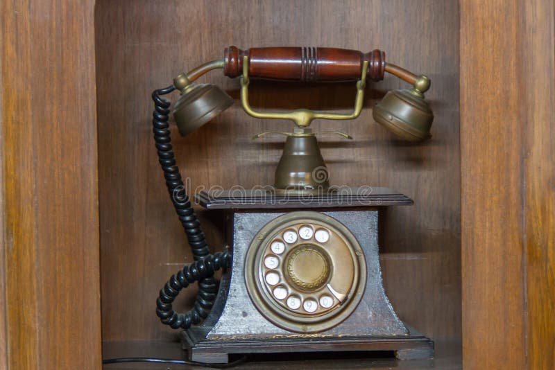 Oude telefoon stock foto. Afbeelding bestaande uit contact - 4573296