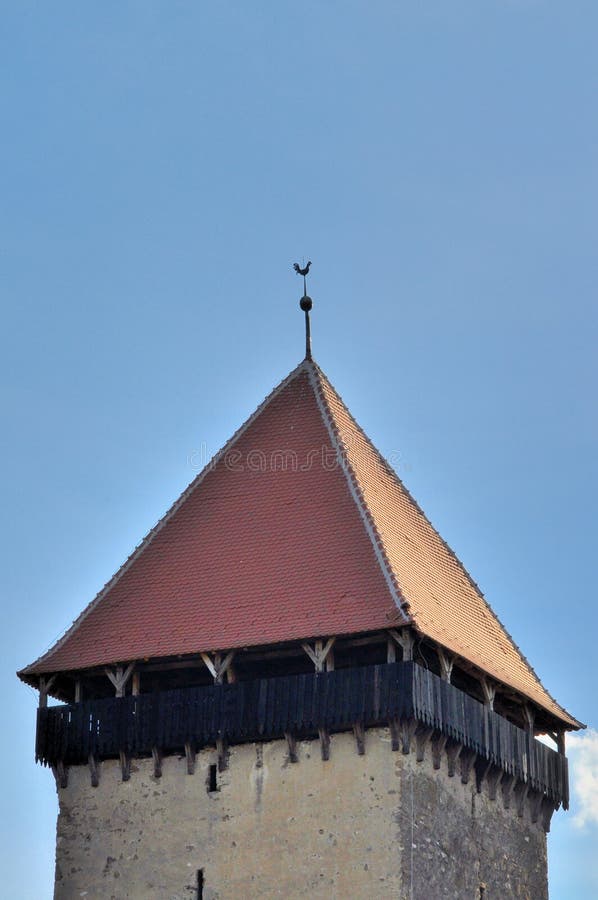 Oude Toren Met Haan Op De Bovenkant Van Het Dak Stock Foto - Image of ...