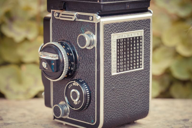 Oude uitstekende camera stock afbeelding. Image of nostalgisch - 26823167
