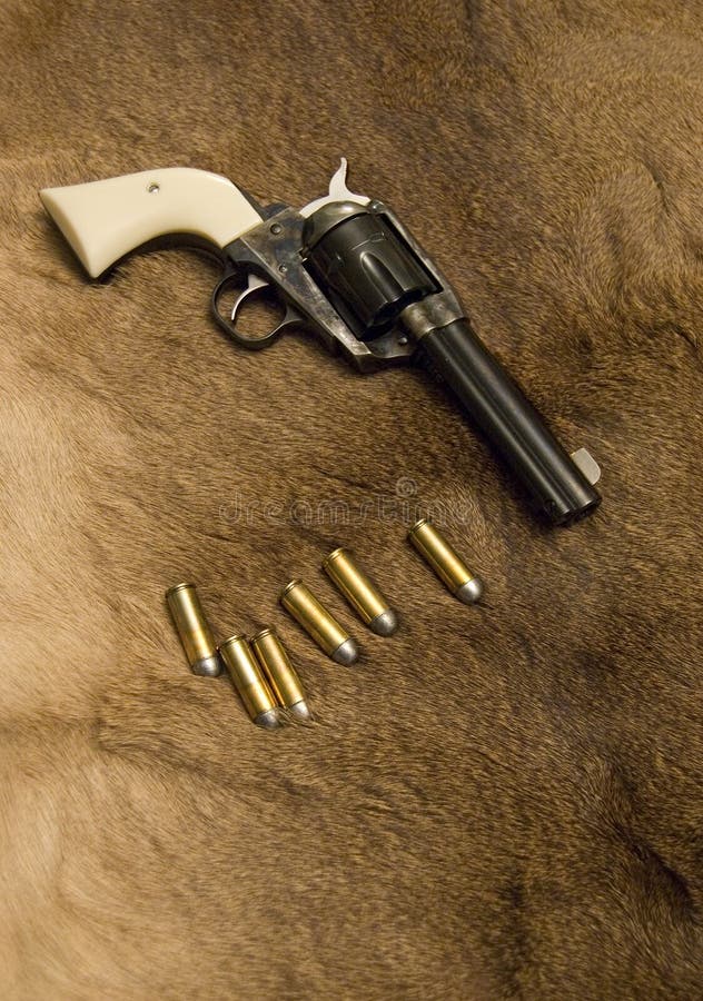 Oude Westelijke Revolver stock afbeelding. Image of revolver - 12274787