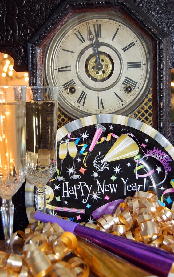 Oudejaarsavond stock afbeelding. Image of middernacht - 7380615